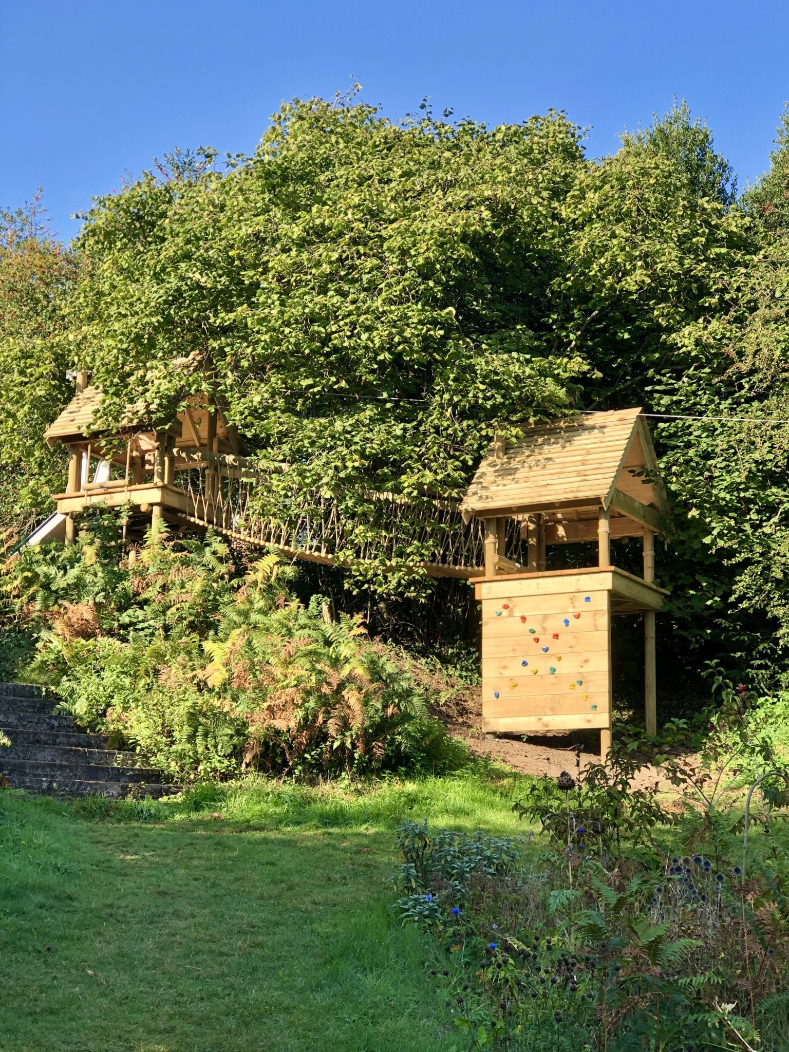Family Garden Treehouse, Box Hill, Dorking, UK | Treehouse Life